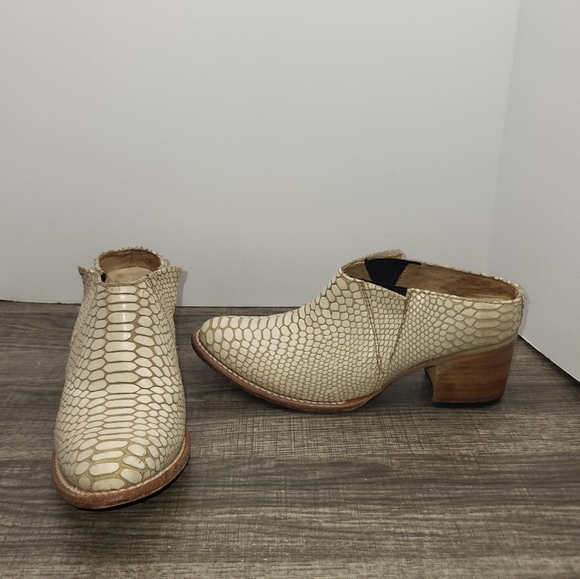 Freebird by Steven | Shoes | Freebird By Steven Shae Ivory Leather Slip ...